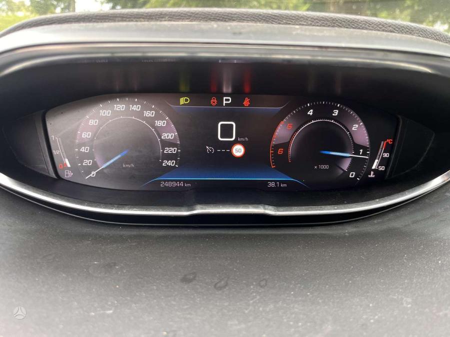 Black Peugeot 3008 2021 in Taurage, with an engine capacity of 1.50 L and mileage of 249 thousand km for 12900 €, photo 15 on AUTOMOTO.COM.LV