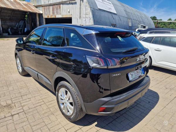 Black Peugeot 3008 2022 in Kaunas, with an engine capacity of 1.50 L and mileage of 238 thousand km for 13100 €, photo 3 on AUTOMOTO.COM.LV