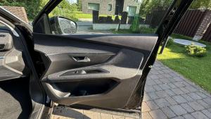 Melns Peugeot 3008 2022 Viļņa, ar dzinēja tilpumu 1.50 L un nobraukumu 170 tūkst. km par 12766 €, foto 17 vietnē AUTOMOTO.COM.LV
