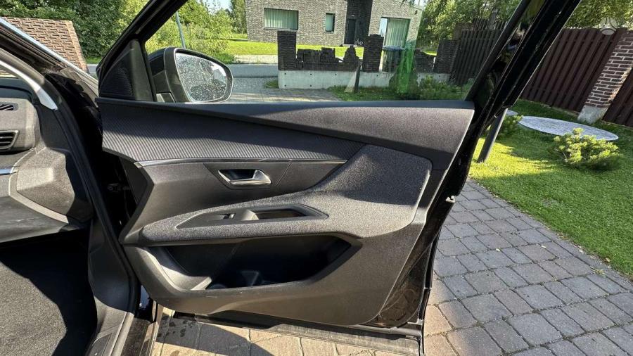 Melns Peugeot 3008 2022 Viļņa, ar dzinēja tilpumu 1.50 L un nobraukumu 170 tūkst. km par 12766 €, foto 17 vietnē AUTOMOTO.COM.LV