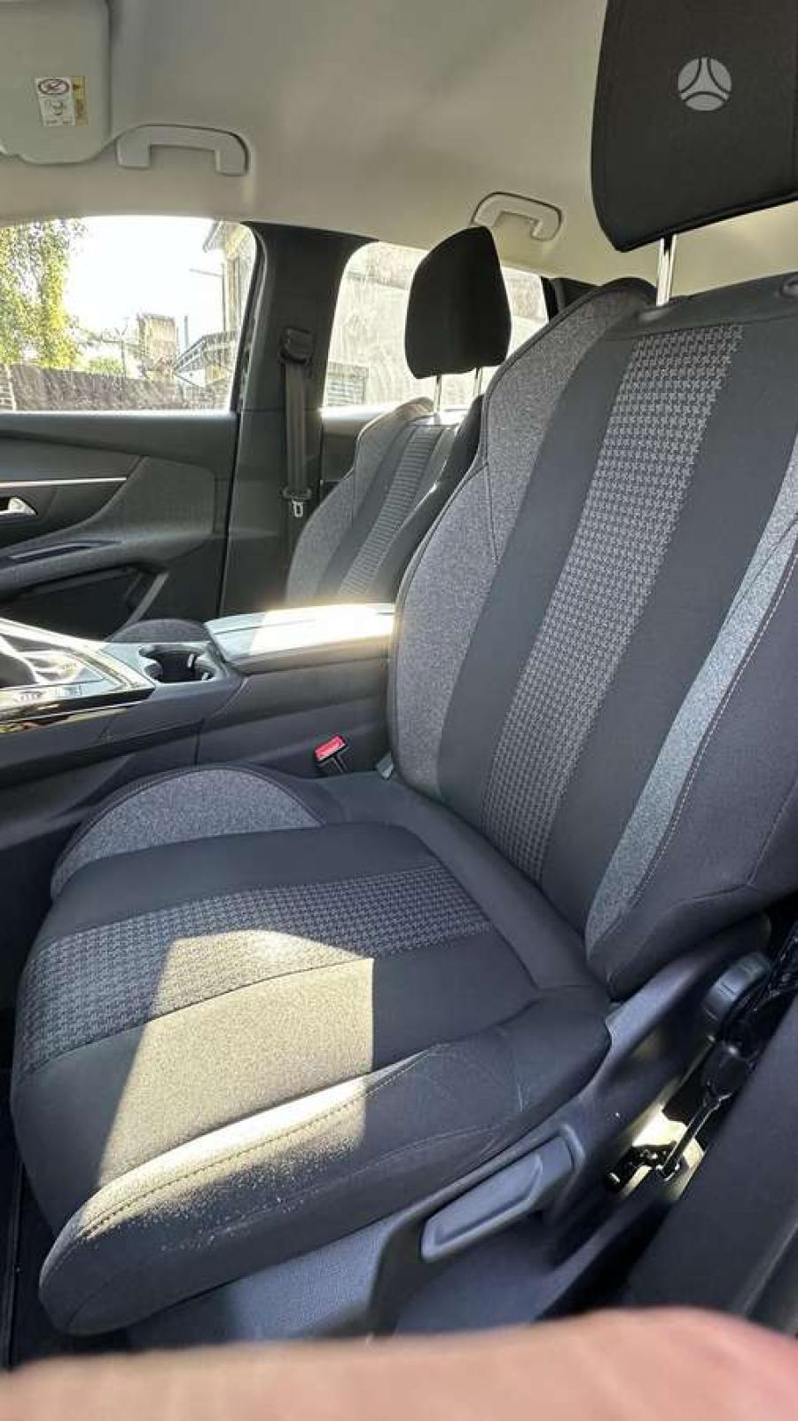 Melns Peugeot 3008 2022 Viļņa, ar dzinēja tilpumu 1.50 L un nobraukumu 170 tūkst. km par 12766 €, foto 21 vietnē AUTOMOTO.COM.LV