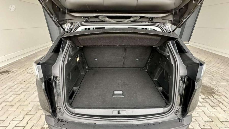 Black Peugeot 3008 2022 in Vilnius, with an engine capacity of 1.50 L and mileage of 176 thousand km for 12935 €, photo 18 on AUTOMOTO.COM.LV