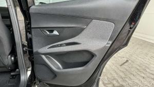 Black Peugeot 3008 2022 in Vilnius, with an engine capacity of 1.50 L and mileage of 176 thousand km for 12935 €, photo 20 on AUTOMOTO.COM.LV