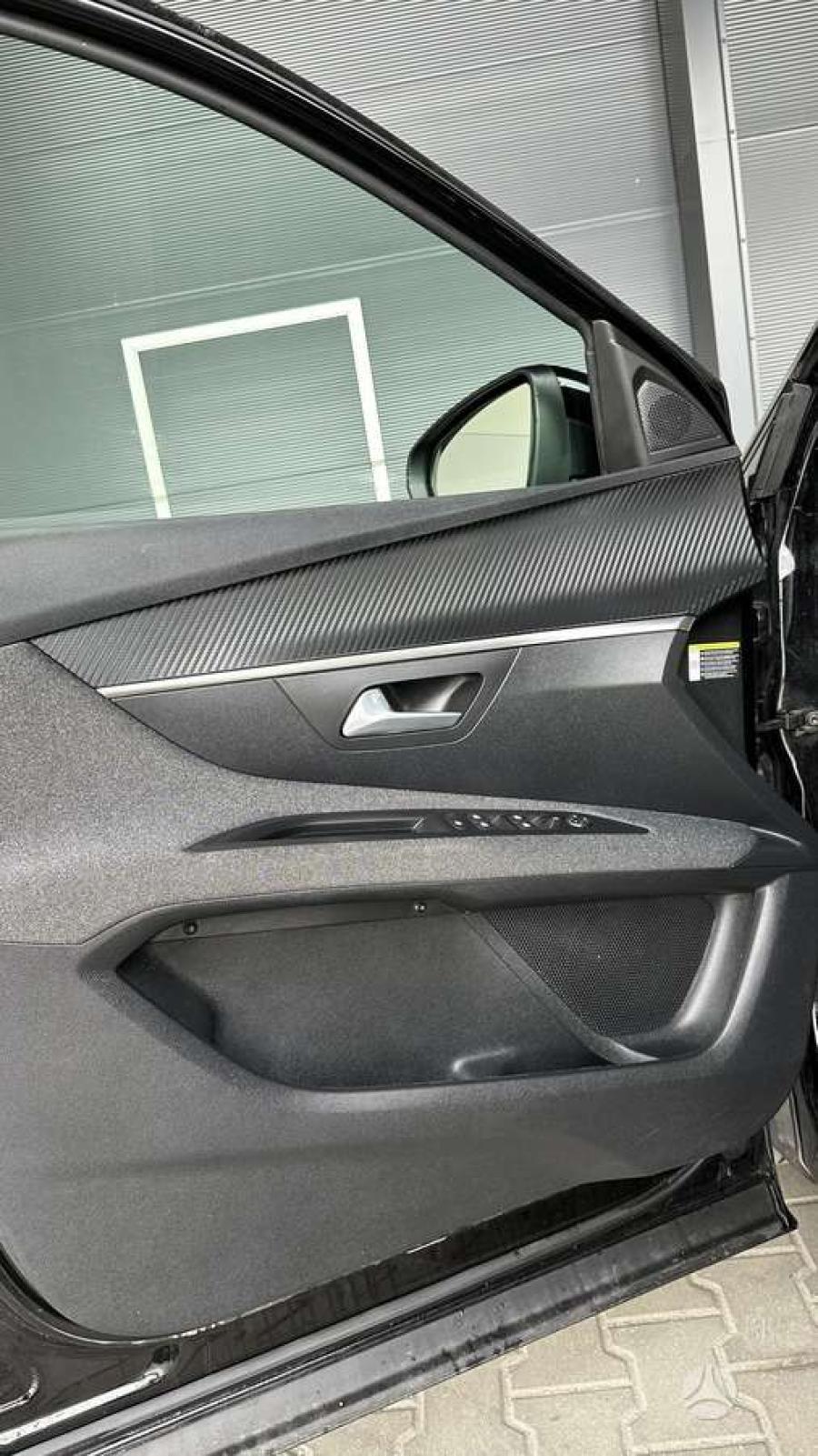 Black Peugeot 3008 2022 in Vilnius, with an engine capacity of 1.50 L and mileage of 176 thousand km for 12935 €, photo 25 on AUTOMOTO.COM.LV
