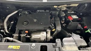 Black Peugeot 3008 2022 in Vilnius, with an engine capacity of 1.50 L and mileage of 176 thousand km for 12935 €, photo 33 on AUTOMOTO.COM.LV