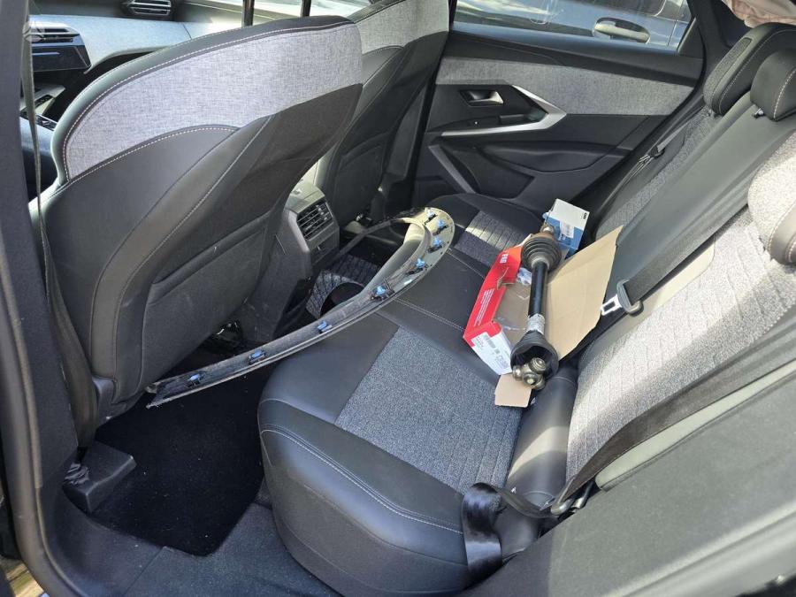Melns Peugeot 3008 2025 Tauragė, ar dzinēja tilpumu 1.20 L un nobraukumu 33 tūkst. km par 13999 €, foto 17 vietnē AUTOMOTO.COM.LV
