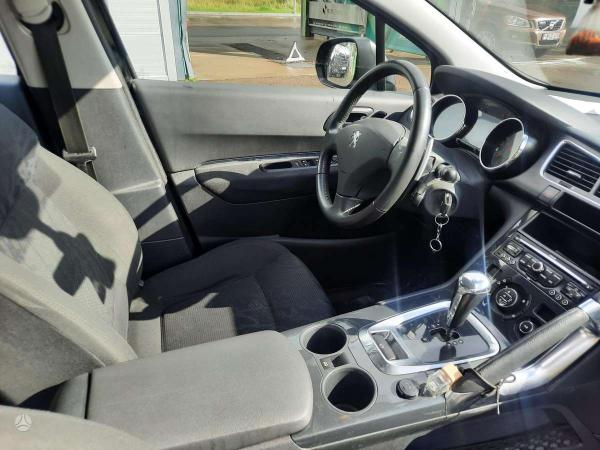 Black Peugeot 3008 2012 in Utena, with an engine capacity of 1.60 L and mileage of 275 thousand km for 2950 €, photo 8 on AUTOMOTO.COM.LV