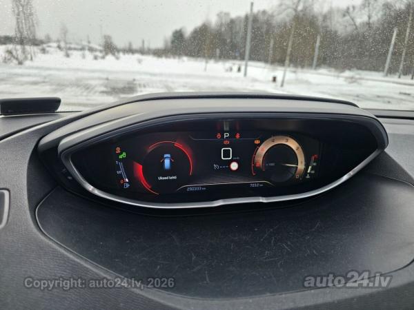 Black Peugeot 3008 2017 in Tallinn, with an engine capacity of 1.60 L and mileage of 291 thousand km for 9999 €, photo 9 on AUTOMOTO.COM.LV