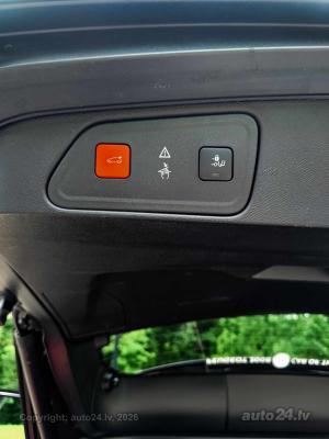Black Peugeot 3008 2017 in Tallinn, with an engine capacity of 1.60 L and mileage of 173 thousand km for 14500 €, photo 21 on AUTOMOTO.COM.LV