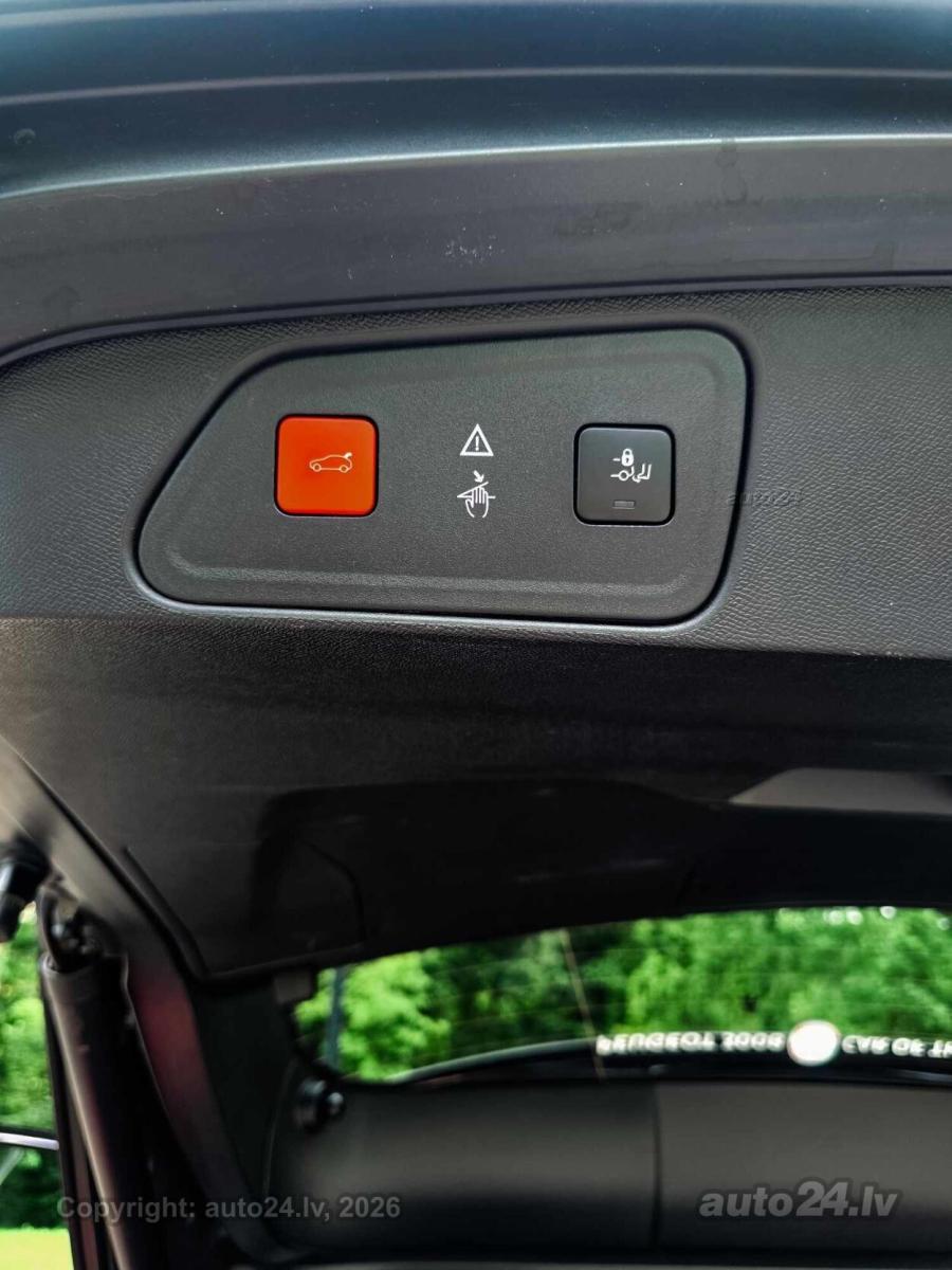 Black Peugeot 3008 2017 in Tallinn, with an engine capacity of 1.60 L and mileage of 173 thousand km for 14500 €, photo 21 on AUTOMOTO.COM.LV