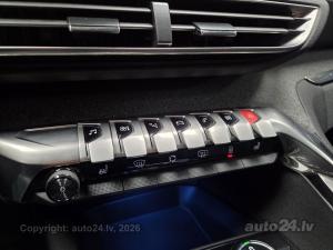 Melns Peugeot 3008 2018 Tallina, ar dzinēja tilpumu 1.50 L un nobraukumu 135 tūkst. km par 12490 €, foto 12 vietnē AUTOMOTO.COM.LV