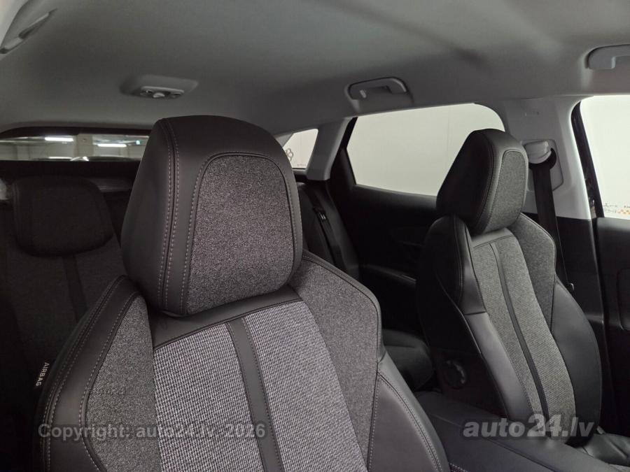 Melns Peugeot 3008 2018 Tallina, ar dzinēja tilpumu 1.50 L un nobraukumu 135 tūkst. km par 12490 €, foto 21 vietnē AUTOMOTO.COM.LV