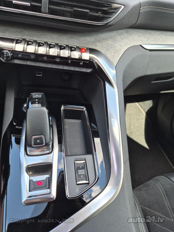 Melns Peugeot 3008 2021 Tallina, ar dzinēja tilpumu 1.20 L un nobraukumu 107 tūkst. km par 17800 €, foto 9 vietnē AUTOMOTO.COM.LV