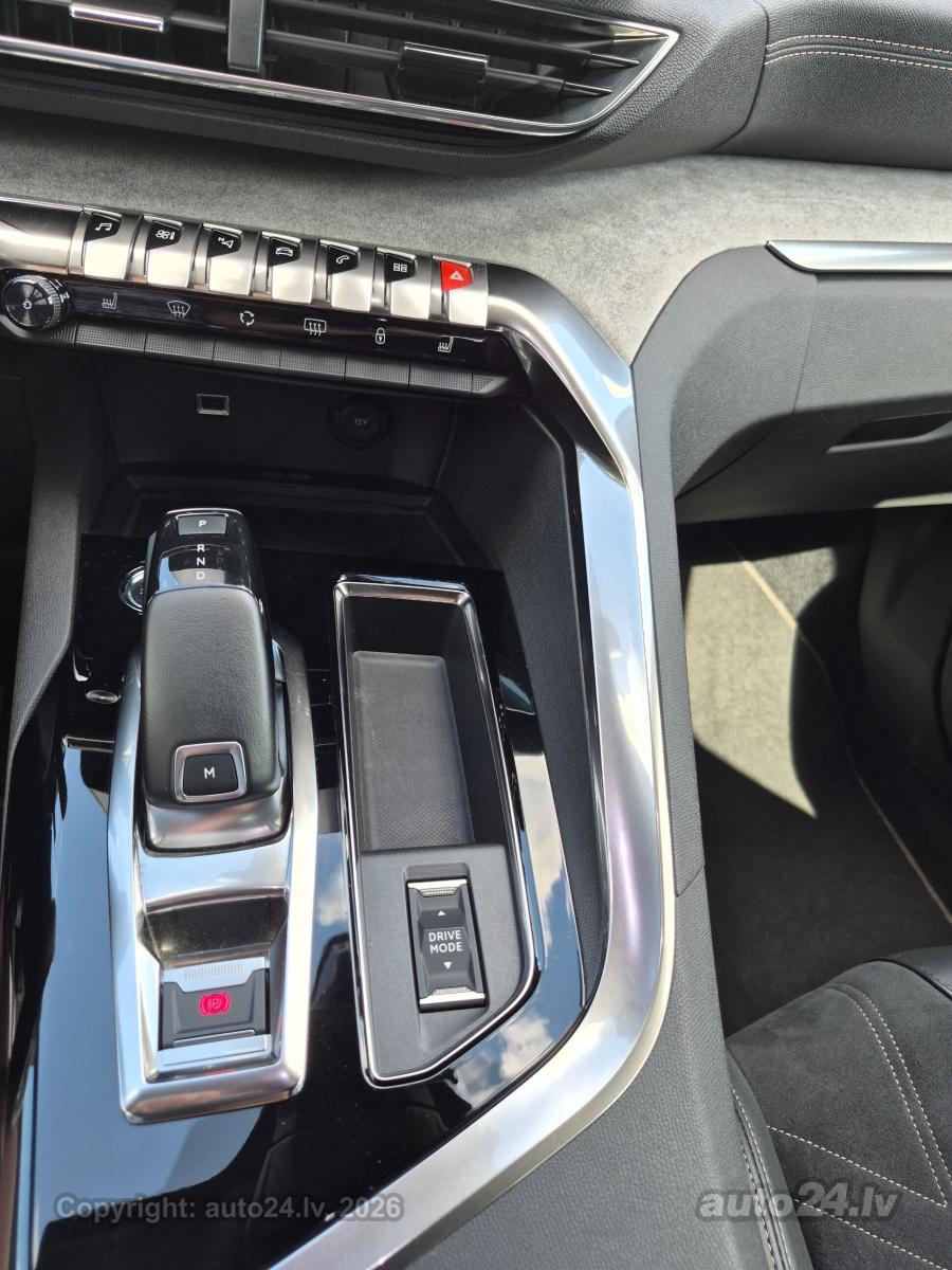 Melns Peugeot 3008 2021 Tallina, ar dzinēja tilpumu 1.20 L un nobraukumu 107 tūkst. km par 17800 €, foto 10 vietnē AUTOMOTO.COM.LV