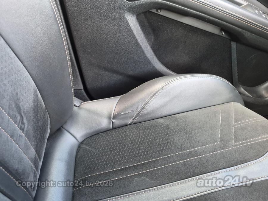 Melns Peugeot 3008 2021 Tallina, ar dzinēja tilpumu 1.20 L un nobraukumu 107 tūkst. km par 17800 €, foto 14 vietnē AUTOMOTO.COM.LV