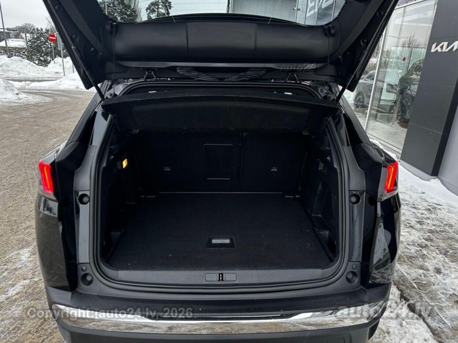 Black Peugeot 3008 2023 in Tallinn, with an engine capacity of 1.20 L and mileage of 76 thousand km for 23900 €, photo 11 on AUTOMOTO.COM.LV