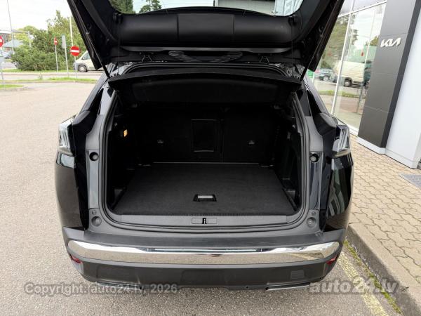 Peugeot 3008 2023 in Tallinn on AUTOMOTO.COM.LV Black Peugeot 3008 2023 in Tallinn, with an engine capacity of 1.20 L and mileage of 55 thousand km for 21900 €, photo 7 on AUTOMOTO.COM.LV