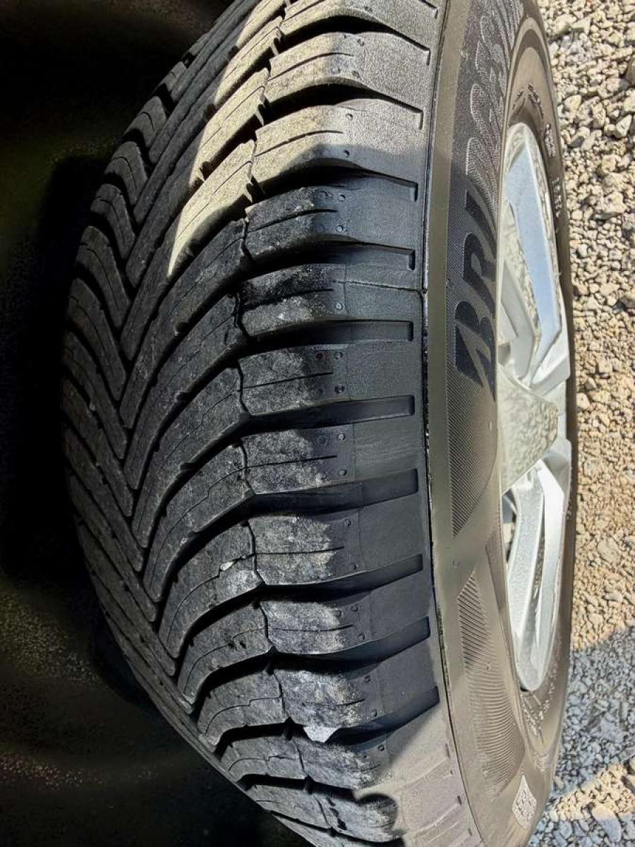 Zils Peugeot 3008 2018 Šauļi, ar dzinēja tilpumu 1.50 L un nobraukumu 173 tūkst. km par 13999 €, foto 39 vietnē AUTOMOTO.COM.LV