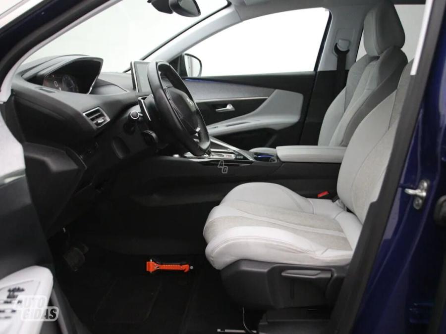 Blue Peugeot 3008 2019 in Vilnius, with an engine capacity of 1.20 L and mileage of 184 thousand km for 11699 €, photo 5 on AUTOMOTO.COM.LV