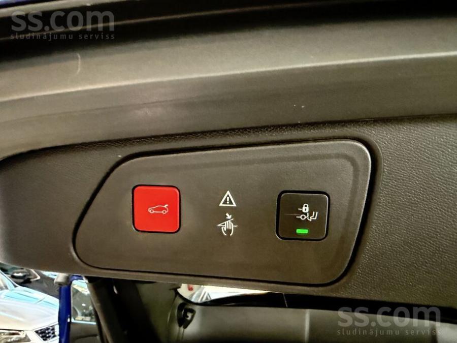 Blue Peugeot 3008 2019 in Riga, with an engine capacity of 1.60 L and mileage of 155 thousand km for 13500 €, photo 15 on AUTOMOTO.COM.LV