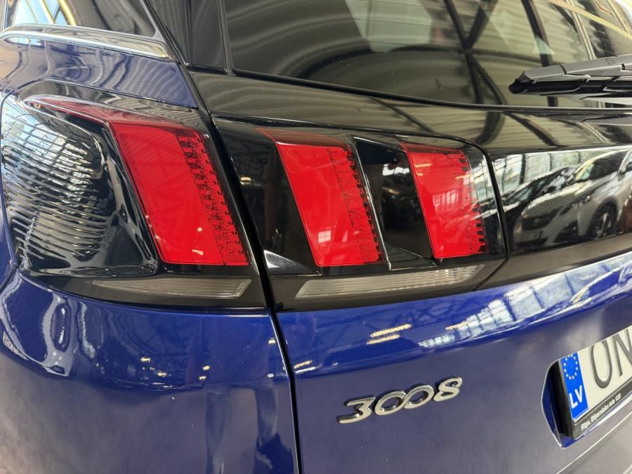 Blue Peugeot 3008 2019 in Riga, with an engine capacity of 1.60 L and mileage of 155 thousand km for 13500 €, photo 9 on AUTOMOTO.COM.LV