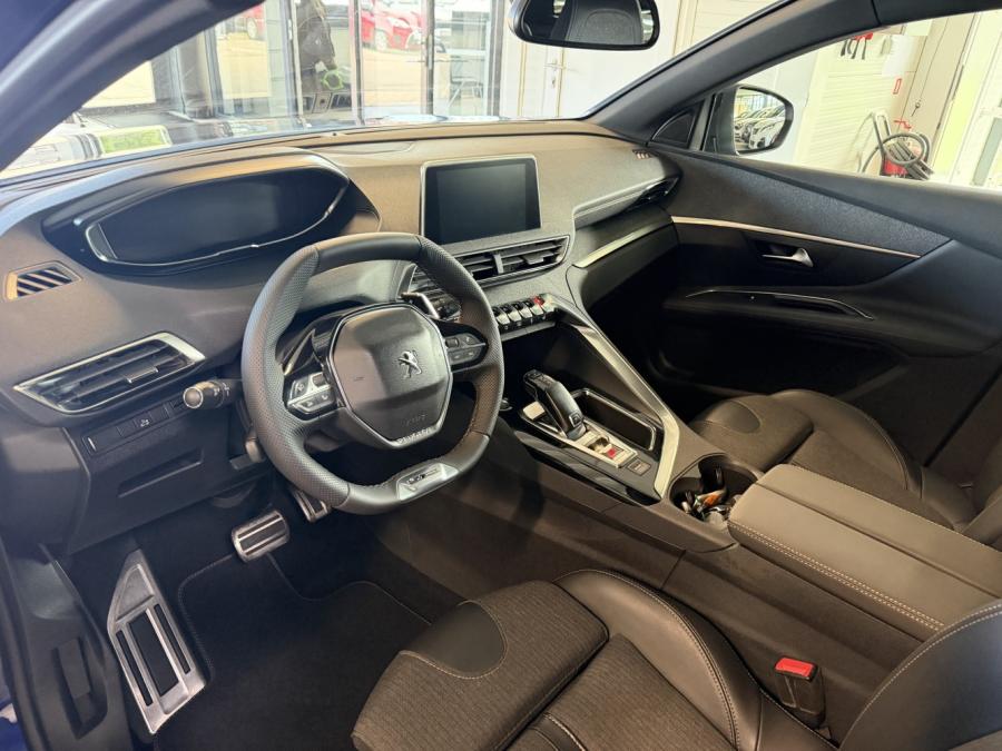 Blue Peugeot 3008 2019 in Riga, with an engine capacity of 1.60 L and mileage of 155 thousand km for 13500 €, photo 11 on AUTOMOTO.COM.LV