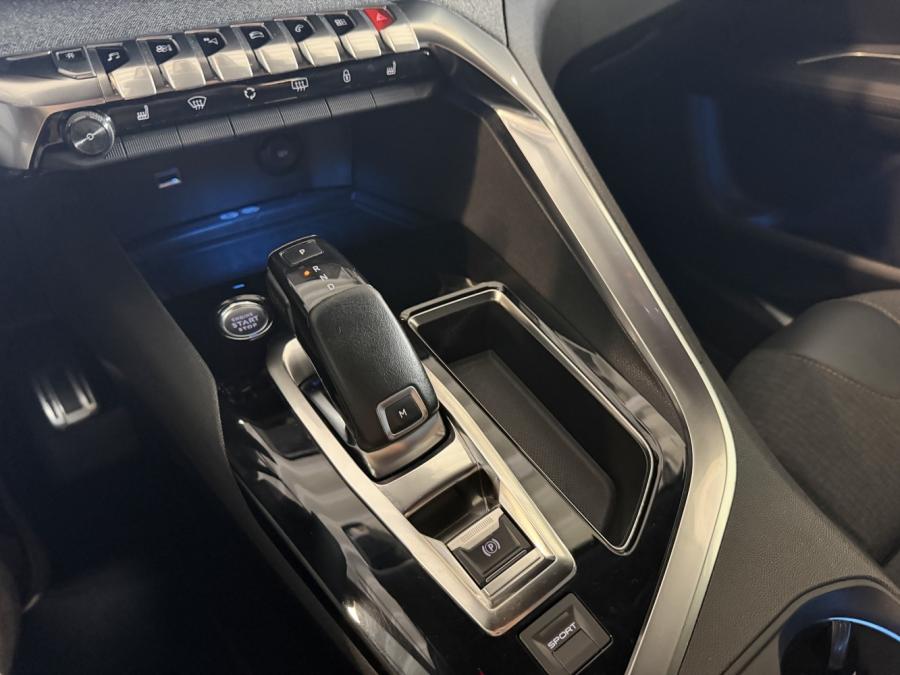 Blue Peugeot 3008 2019 in Riga, with an engine capacity of 1.60 L and mileage of 155 thousand km for 13500 €, photo 22 on AUTOMOTO.COM.LV