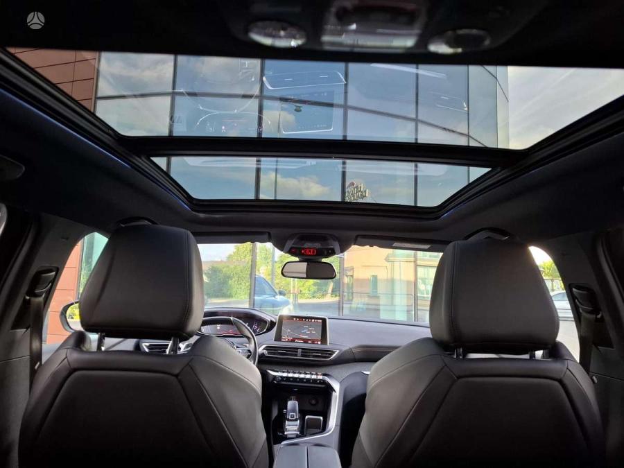 Blue Peugeot 3008 2019 in Utena, with an engine capacity of 1.50 L and mileage of 141 thousand km for 14950 €, photo 3 on AUTOMOTO.COM.LV