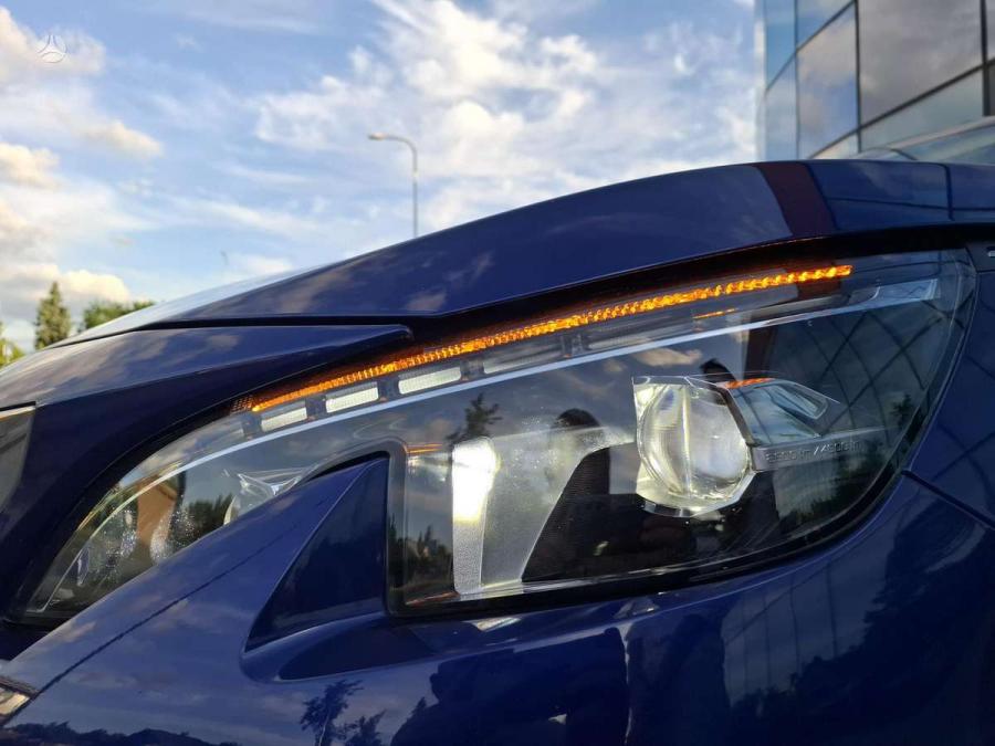 Blue Peugeot 3008 2019 in Utena, with an engine capacity of 1.50 L and mileage of 141 thousand km for 14950 €, photo 9 on AUTOMOTO.COM.LV