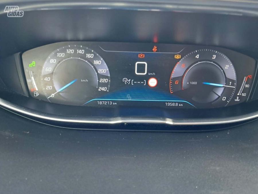 Синий Пежо 3008 2019 в Таураге, объемом двигателя 1.50 л и пробегом 187 тыс. км за 8300 €, фото 12 на AUTOMOTO.COM.LV