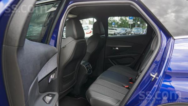 Blue Peugeot 3008 2020 in Riga, with an engine capacity of 1.20 L and mileage of 48 thousand km for 14950 €, photo 8 on AUTOMOTO.COM.LV