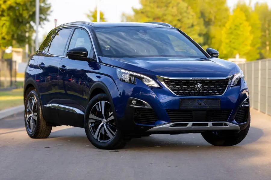 Blue Peugeot 3008 2020 in Jelgava, with an engine capacity of 1.20 L and mileage of 124 thousand km for 11200 €, photo 4 on AUTOMOTO.COM.LV