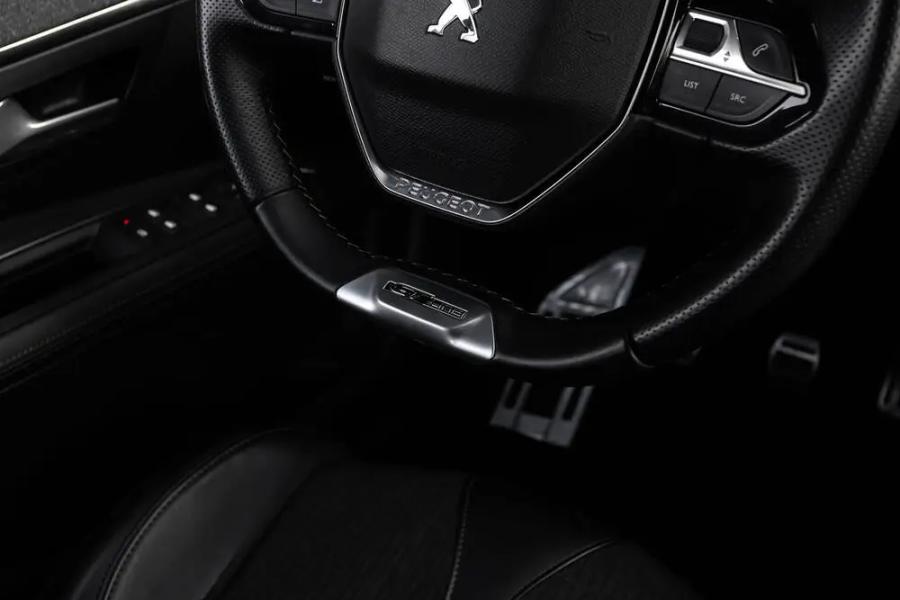 Blue Peugeot 3008 2020 in Jelgava, with an engine capacity of 1.20 L and mileage of 124 thousand km for 11200 €, photo 14 on AUTOMOTO.COM.LV