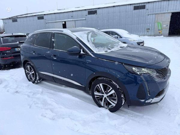 Blue Peugeot 3008 2021 in Siauliai, with an engine capacity of 1.60 L and mileage of 154 thousand km for 14650 €, photo 3 on AUTOMOTO.COM.LV