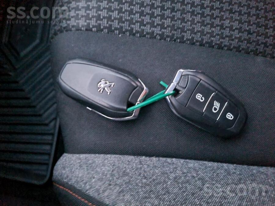Zils Peugeot 3008 2021 Jelgava, ar dzinēja tilpumu 1.20 L un nobraukumu 0 tūkst. km par 15400 €, foto 21 vietnē AUTOMOTO.COM.LV