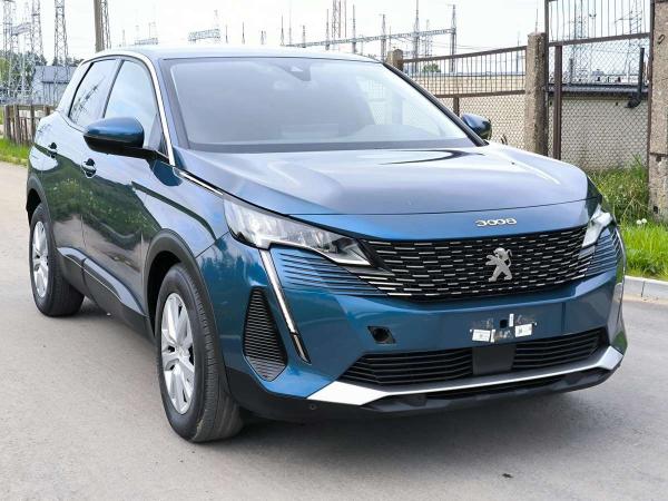 Blue Peugeot 3008 2021 in Siauliai, with an engine capacity of 1.50 L and mileage of 188 thousand km for 14700 €, photo 8 on AUTOMOTO.COM.LV
