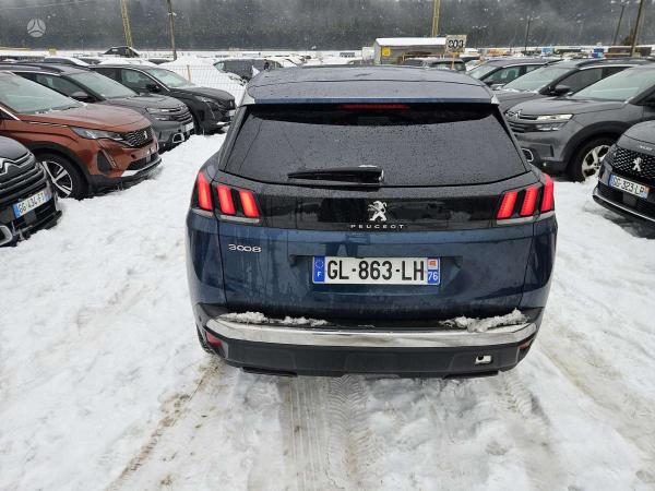 Blue Peugeot 3008 2022 in Vilnius, with an engine capacity of 1.20 L and mileage of 130 thousand km for 15367 €, photo 6 on AUTOMOTO.COM.LV