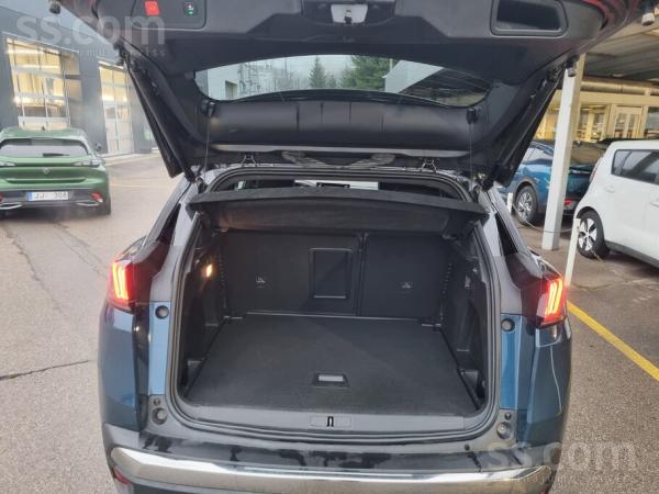 Blue Peugeot 3008 2022 in Riga, with an engine capacity of 1.50 L and mileage of 69 thousand km for 22400 €, photo 5 on AUTOMOTO.COM.LV