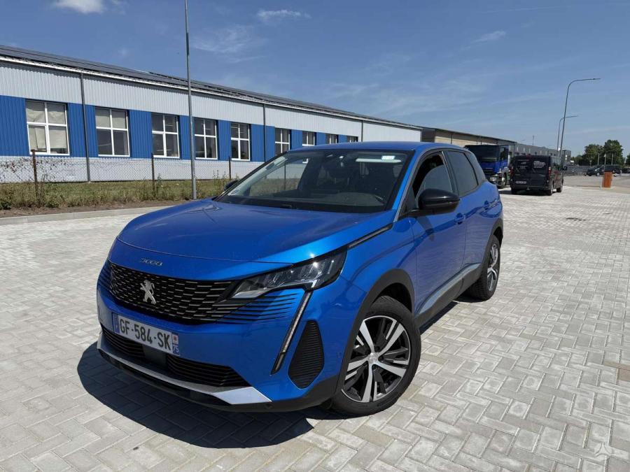 Blue Peugeot 3008 2022 in Taurage, with an engine capacity of 1.20 L and mileage of 157 thousand km for 13189 €, photo 3 on AUTOMOTO.COM.LV