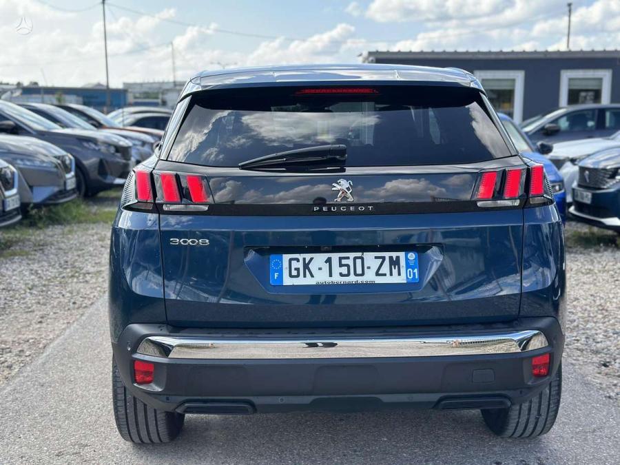 Blue Peugeot 3008 2022 in Vilnius, with an engine capacity of 1.20 L and mileage of 175 thousand km for 14519 €, photo 6 on AUTOMOTO.COM.LV
