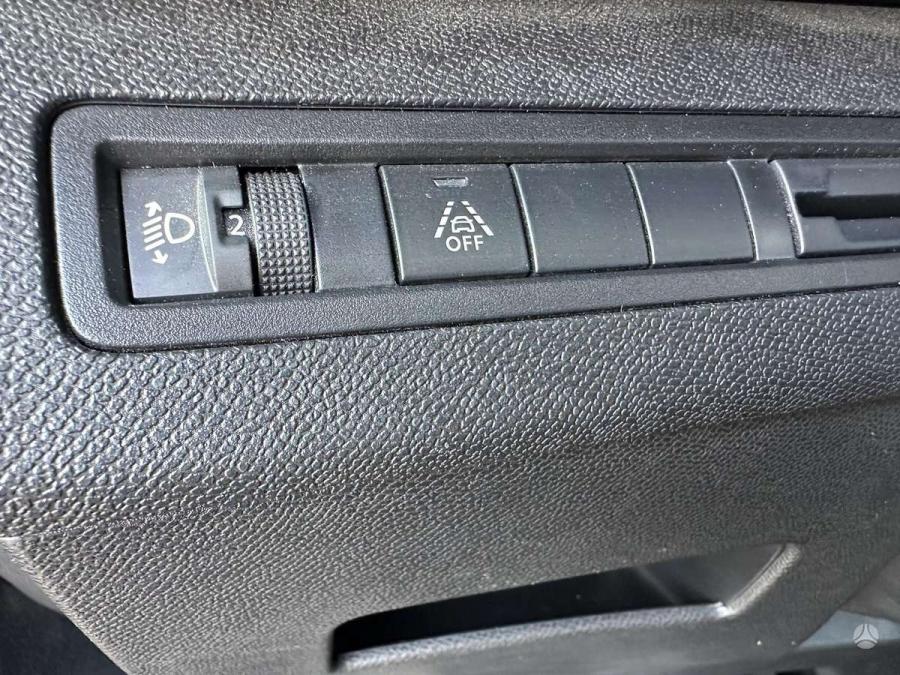 Blue Peugeot 3008 2022 in Vilnius, with an engine capacity of 1.20 L and mileage of 175 thousand km for 14519 €, photo 16 on AUTOMOTO.COM.LV