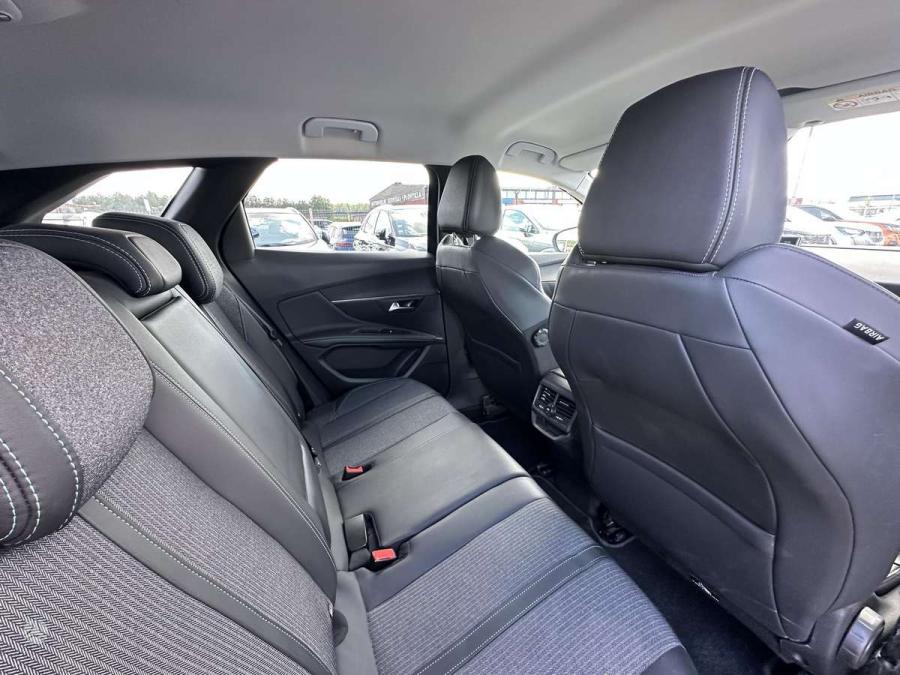 Blue Peugeot 3008 2022 in Vilnius, with an engine capacity of 1.20 L and mileage of 175 thousand km for 14519 €, photo 17 on AUTOMOTO.COM.LV