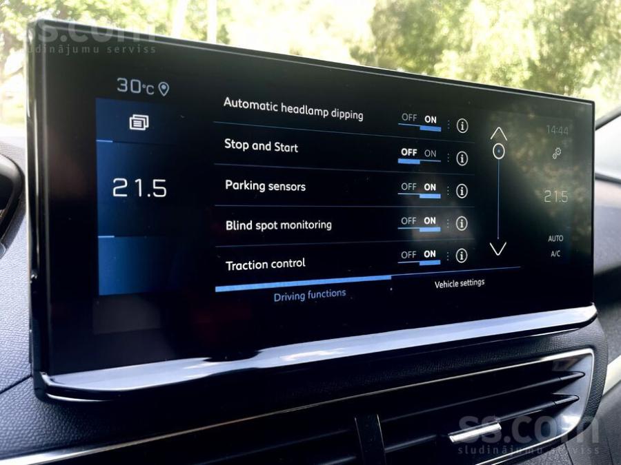 Blue Peugeot 3008 2022 in Jelgava, with an engine capacity of 1.20 L and mileage of 98 thousand km for 17400 €, photo 17 on AUTOMOTO.COM.LV