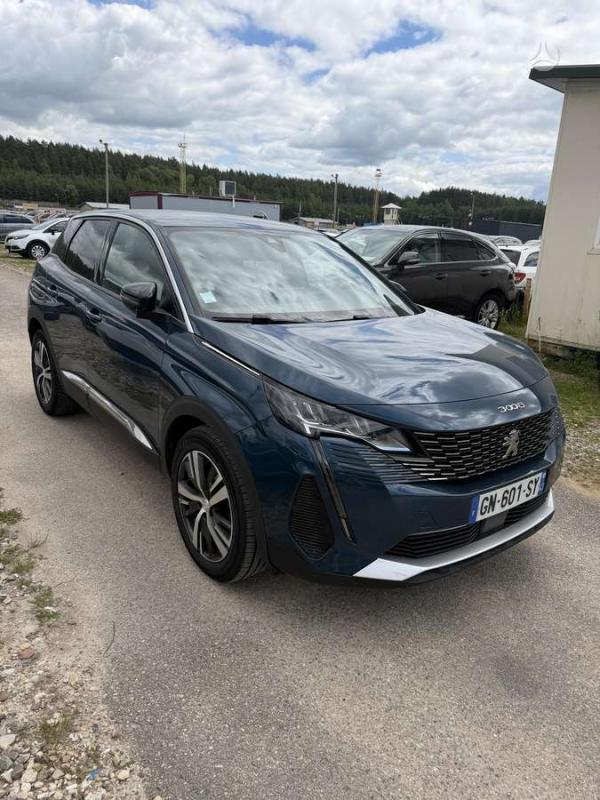 Blue Peugeot 3008 2023 in Vilnius, with an engine capacity of 1.50 L and mileage of 147 thousand km for 14250 €, photo 3 on AUTOMOTO.COM.LV