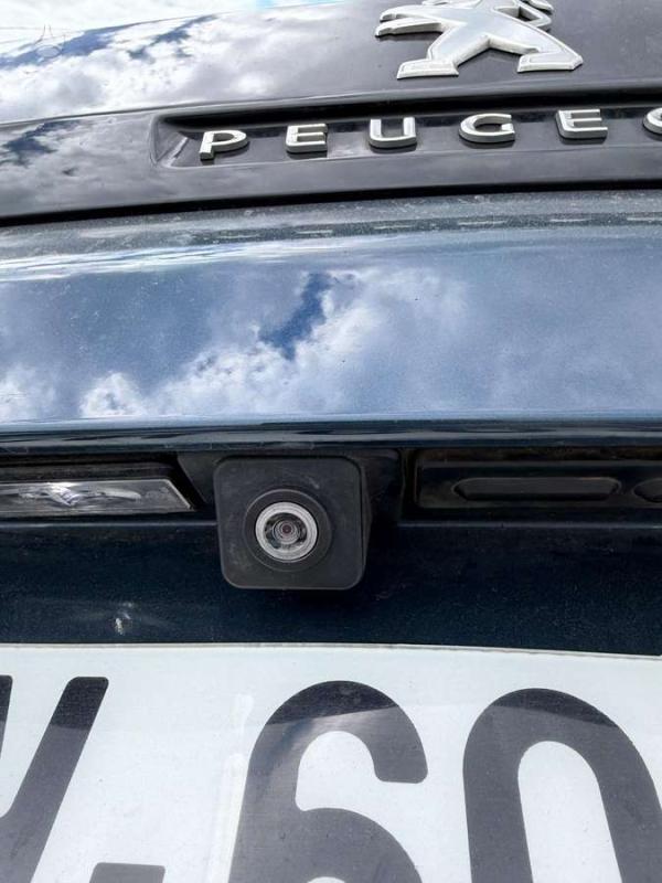 Blue Peugeot 3008 2023 in Vilnius, with an engine capacity of 1.50 L and mileage of 147 thousand km for 14250 €, photo 7 on AUTOMOTO.COM.LV