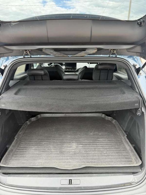 Blue Peugeot 3008 2023 in Vilnius, with an engine capacity of 1.50 L and mileage of 147 thousand km for 14250 €, photo 8 on AUTOMOTO.COM.LV