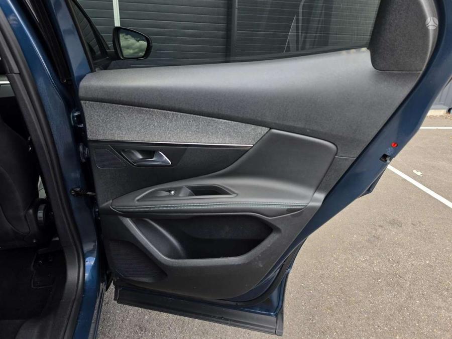 Blue Peugeot 3008 2023 in Kaunas, with an engine capacity of 1.50 L and mileage of 148 thousand km for 10900 €, photo 28 on AUTOMOTO.COM.LV