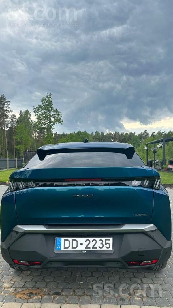 Blue Peugeot 3008 2024 in Riga, with an engine capacity of 1.20 L and mileage of 15 thousand km for 26499 €, photo 3 on AUTOMOTO.COM.LV