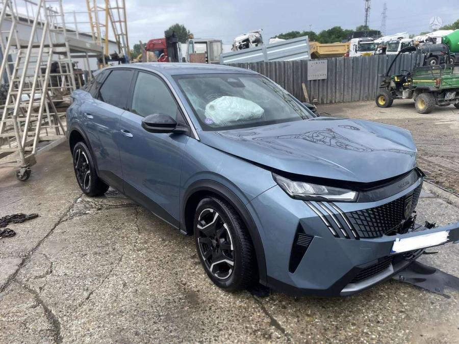 Blue Peugeot 3008 2025 in Klaipeda, with an engine capacity of 1.60 L and mileage of 26 thousand km for 11800 €, photo 1 on AUTOMOTO.COM.LV