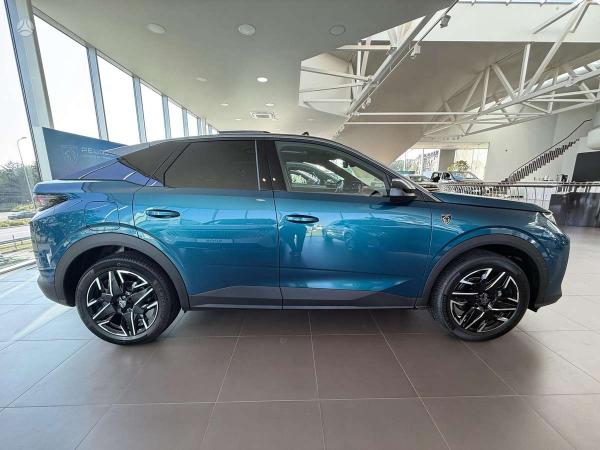 Blue Peugeot 3008 2026 in Vilnius, with an engine capacity of 1.20 L and mileage of 0 thousand km for 34400 €, photo 5 on AUTOMOTO.COM.LV